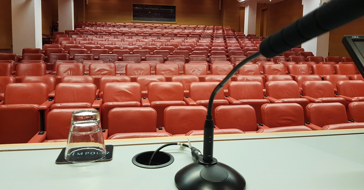 Free Online Course offered by Alison on Public Speaking